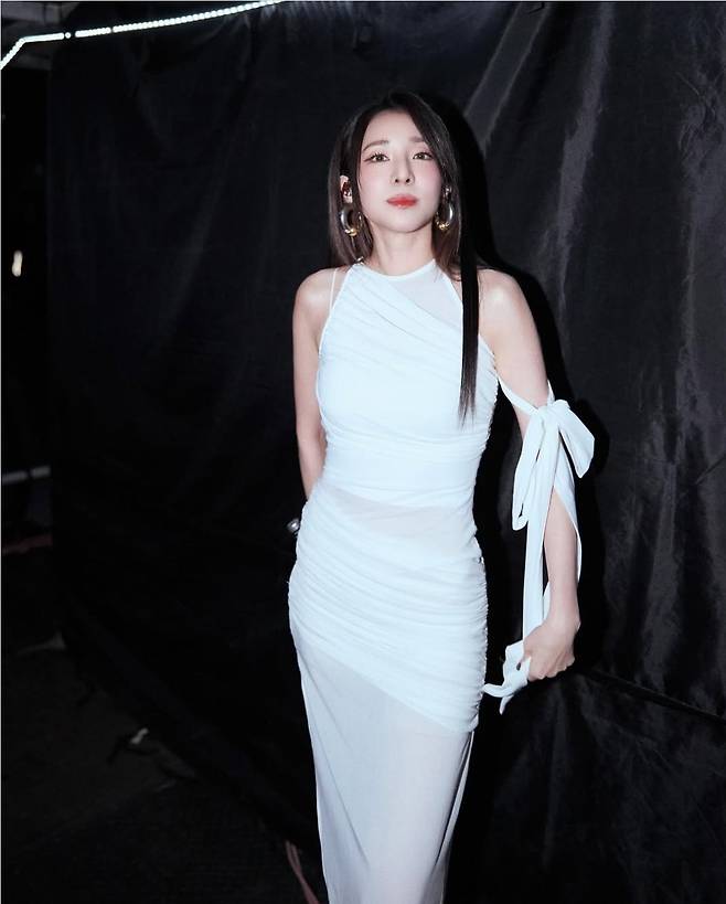 산다라박 타이페이에 뜬 여신 39kg에 S라인 믿기지않는 인형 미모 시스루 드레스룩 대본은 내운명