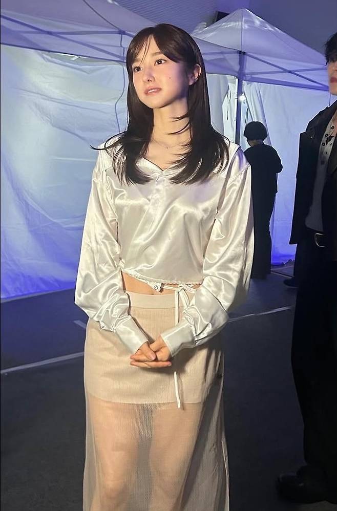 이혜성 아나 동대문도 반했어 인형같은 비주얼 세련된 새틴 시스루 롱스커트룩 대본은 내운명
