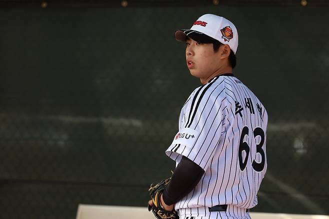 "이제 투수 시작하는 시점"…그런데 벌써 148km, LG 기대주의 특별한 스프링캠프