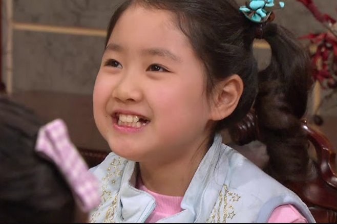 너무 예뻐진 근황 전한 하이킥 빵꾸똥꾸 진지희 일상룩 패션룸