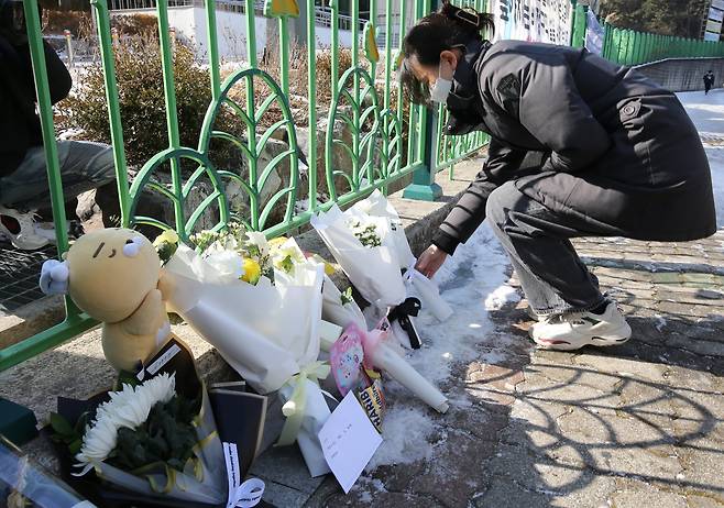 초등생 살해 교사 질병휴직 후 조기 복직 복직 후 동료교사에 헤드록”