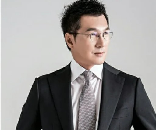 3번째 결혼 끝에 60세에 쌍둥이딸 아빠 된 유명배우 스포엔 뉴세이