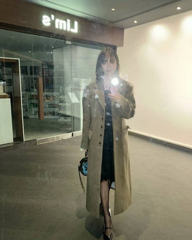 90년대 대표 걸그룹 막내였는데 어느덧 40살 된 여배우 외출룩 대본은 내운명