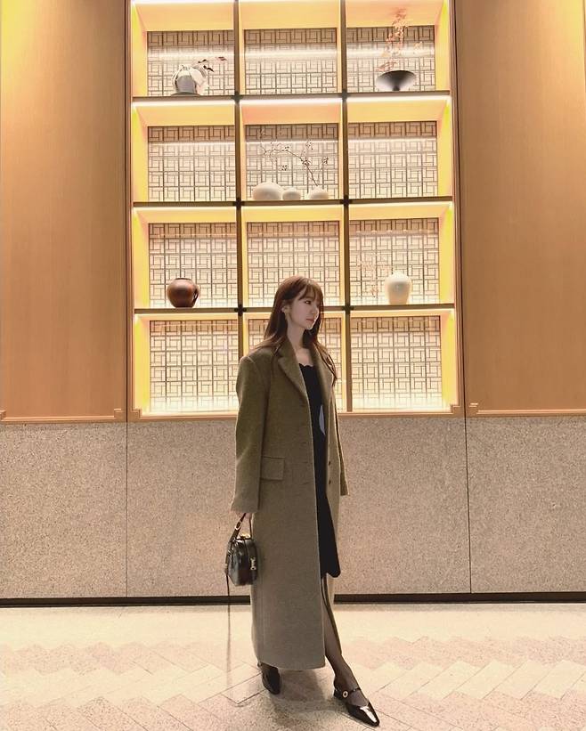 90년대 대표 걸그룹 막내였는데 어느덧 40살 된 여배우 외출룩 대본은 내운명