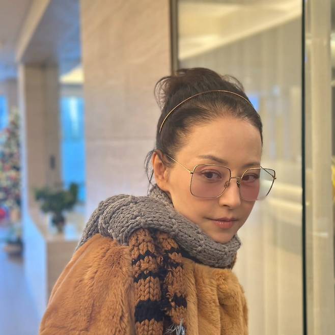 서정희 62살 맞아 퍼자켓 걸치고 주름 하나 없는 미모 스타픽
