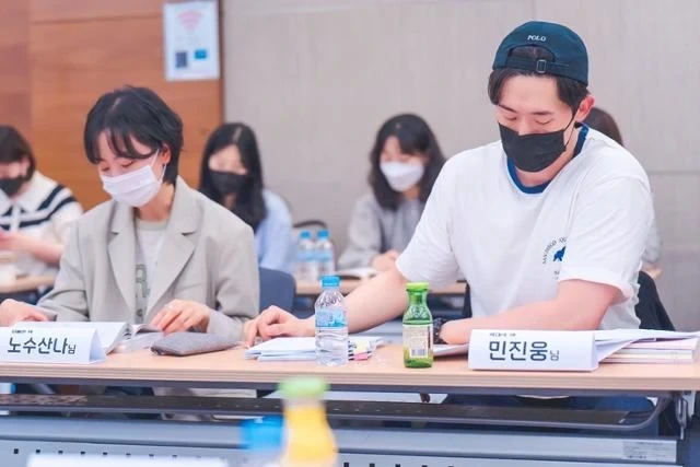 작품에서 부부 연기한 남녀 배우가 실제 사귀고 결별한 前 연인이었다 필더무비