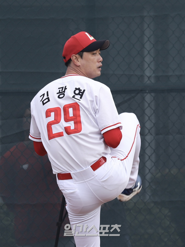 Is 시선 자존심 상처 토종 에이스 삼총사 Abs의 2년 차는