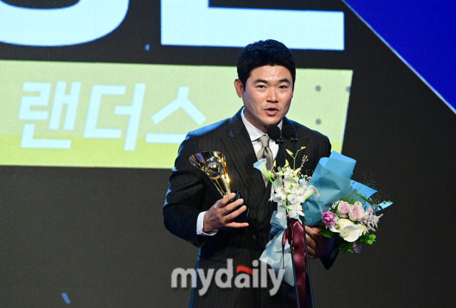 미쳤다 146km 이래서 25억 안겼나쌩쌩해 41살 홀드왕 반전 드라마 韓 최초 3년 연속 30홀드 꿈 아니다