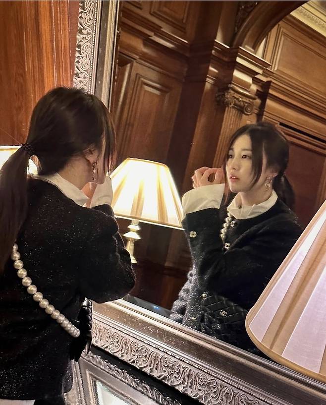 박하선 신부 옆 시선강탈 샤넬백으로 품격 더한 우아한 하객룩의 정석 미니스커트룩 대본은 내운명