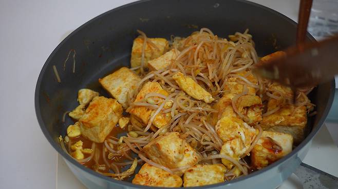 두부는 이것과 함께 볶으세요 맛이 남달라 가족 모두 깜짝 놀랍니다 꿀하우스