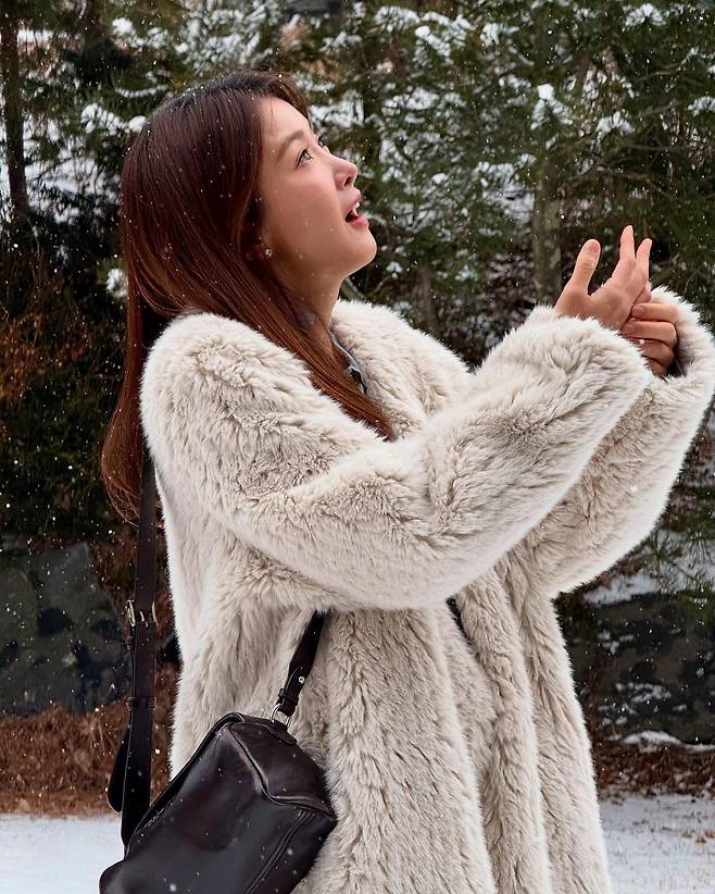 이시영 42살 맞아 명품 패션으로 우아미 뽐내 스타픽