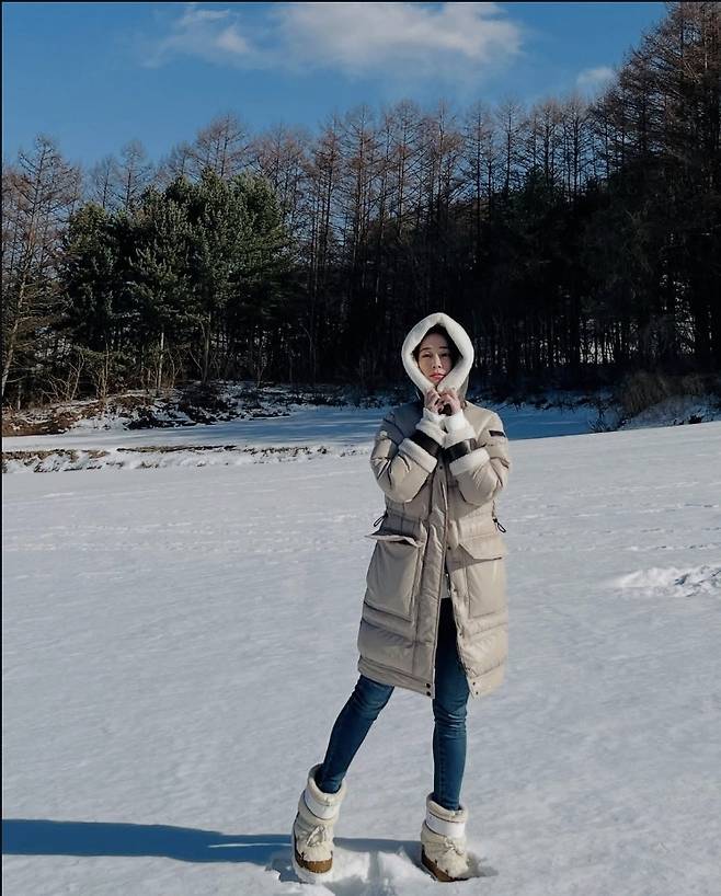 이민정 못말리는 예쁜 엄마 설원 위 잔뜩 신난 미모의 슬림 데님룩 뷰티는 내운명