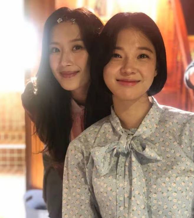 외모로 그 누구도 이길수 없다는 연예계 최고의 여배우 자매 필더무비