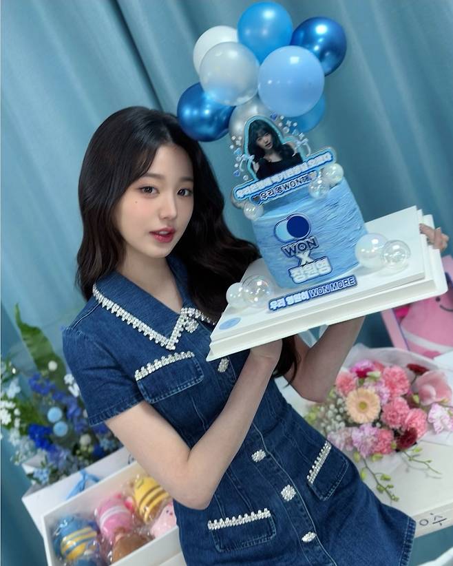 장원영 매일이 럭키비키 변치 않는 아름다움 뽐낸 미니원피스룩 대본은 내운명