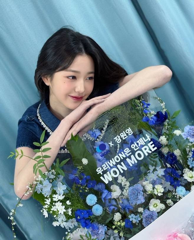 장원영 매일이 럭키비키 변치 않는 아름다움 뽐낸 미니원피스룩 대본은 내운명