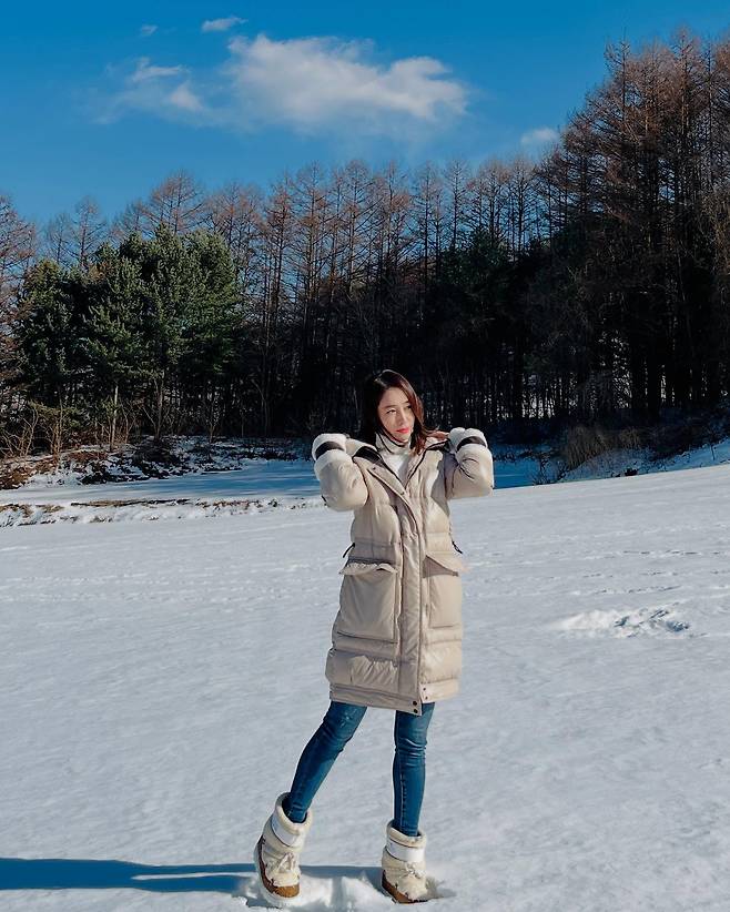 이민정 43살 맞아 롱패딩 입어도 날씬한 완벽 몸매 스타픽