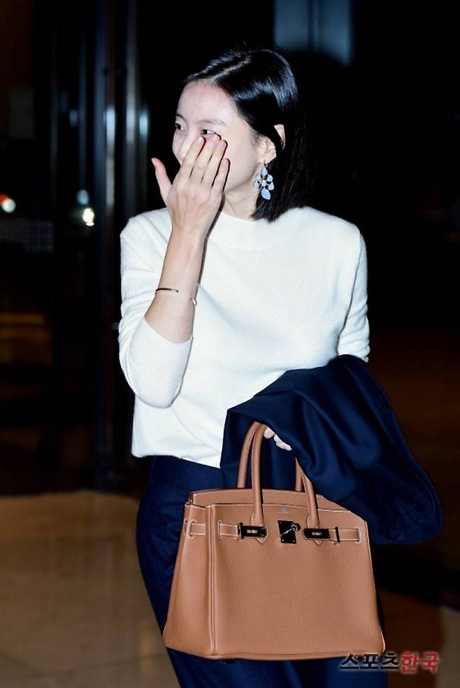 10년 지나도 레전드 박수진 둘째 임신 중 결혼식 와서 레전드 하객룩 남긴 여배우 투데이 셀럽패션