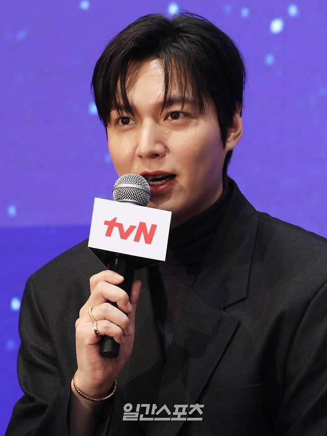 이민호 박봄 ‘셀프 열애설에 입 열었다”사실무근” 공식