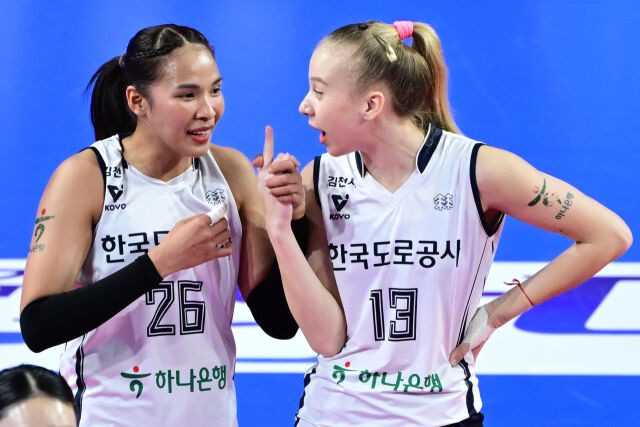 1승 11패 실화 빅토리아 26점 폭격했는데 Ibk 또 졌다→5위 추락 위기4人 10점 도로공사 4위 추격 Md화성