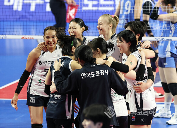 삼각편대 타나차 강소휘 니콜로바 47점 합작 한국도로공사 승리 Ibk기업은행은 5연패 수렁