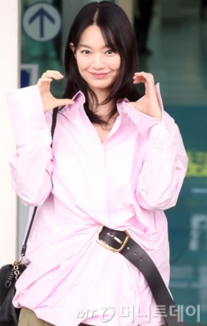 55억에산 주택 155억이 되네앉아서 돈버는 여배우 일상룩 패션룸