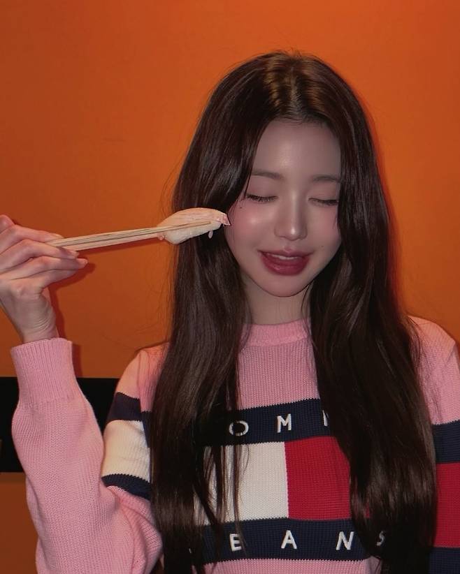 장원영 휴가에 노을이 딱 핑크 셀렉 타미걸 석양에 물든 러블리 청순 니트룩 뷰티는 내운명