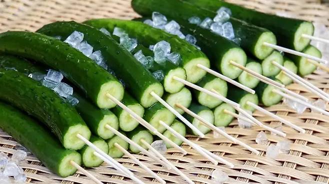 오이 날것으로 절대 먹지 마세요 식중독 걸립니다 건강한 하루
