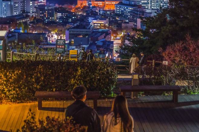 벚꽃도 보고 피크닉도 즐겨볼까” 봄 향기 가득한 서울 데이트 코스 인포매틱스뷰 세상모든여행정보