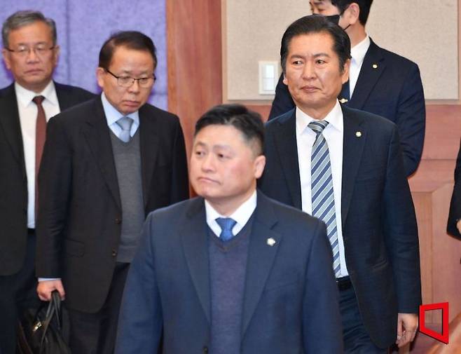 속보 국회 측 이승만·박정희·전두환 비상계엄 후 비참한 최후