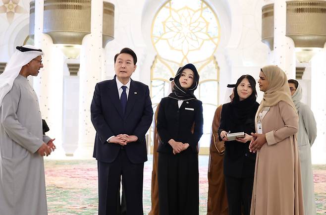 윤 대통령이 직접 방문도 했지만중동에는 불지 않는 ‘k열풍