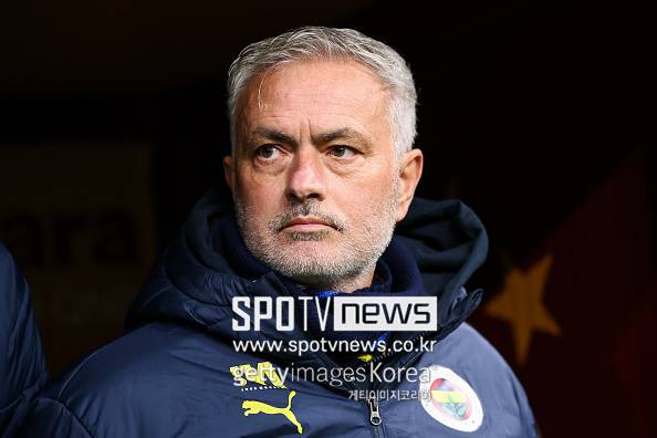 ‘손흥민 지도했던 무리뉴 ‘fifa 징계 위기 인종차별 충격 파문 원숭이처럼 뛰더라”