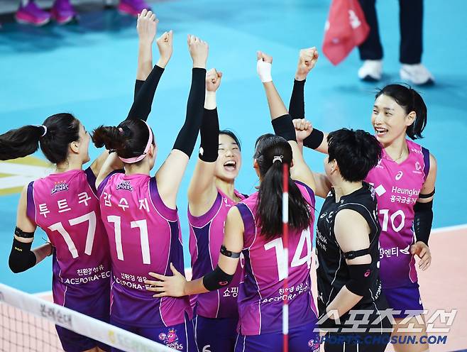 김연경 은퇴 흥국생명 최다 잔여 경기 신기록 우승 확정정관장은 또 부상 악몽