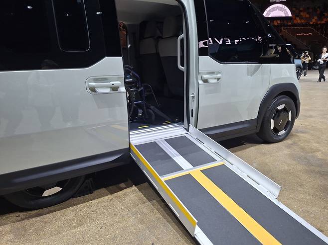 기아의 첫 PBV ‘PV5’ 실물에 외신들도 감탄…판매가 5200만원부터 [2025 기아 EV 데이]