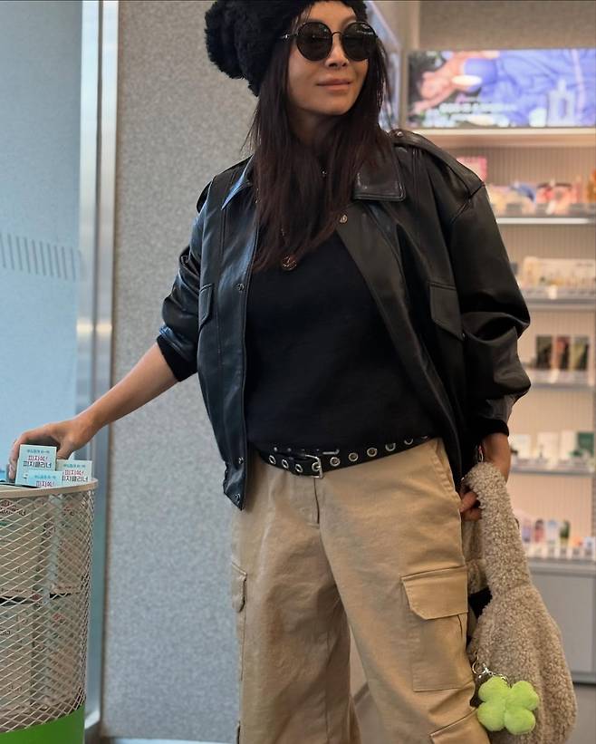 황신혜 60대 맞아 스냅백 쓰고 Mz샷 찰칵 스타픽