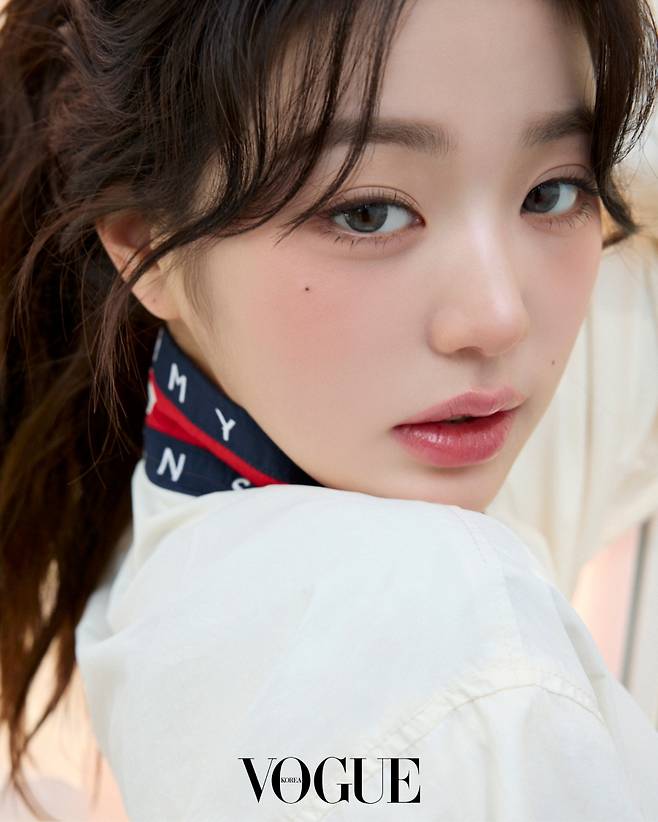 장원영 2년 연속 보그 여성 리더 선정독보적 존재감