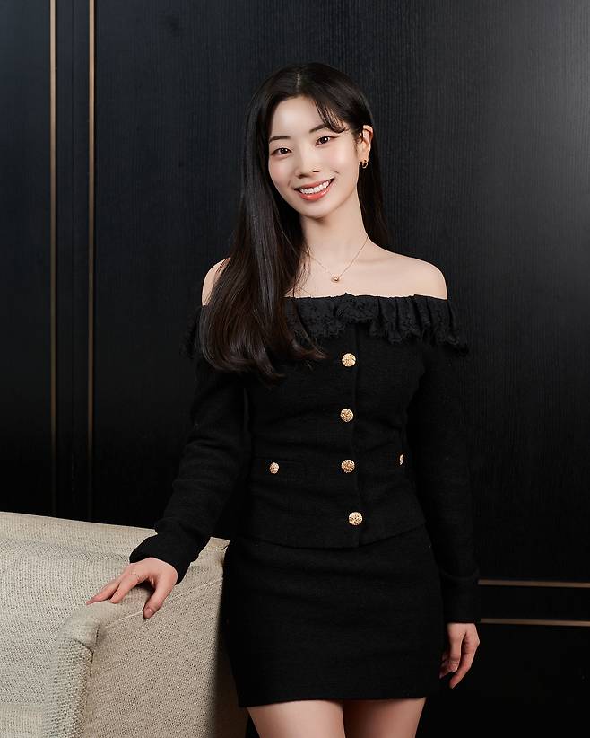케이팝 팬들 울지마 결혼식 사진 공개한 아이돌 출신 배우 커플 필더무비