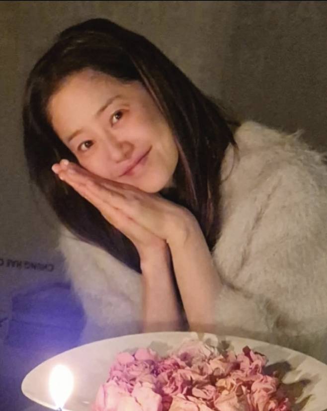 고현정 54번째 생일 진주 목걸이에 니트 우아한 자체발광 파티룩 뷰티는 내운명