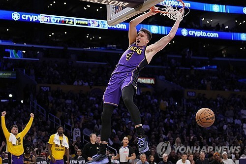 Nba ‘돈치치·르브론 46점 합작 Lal Lac 제압하고 6연승 질주