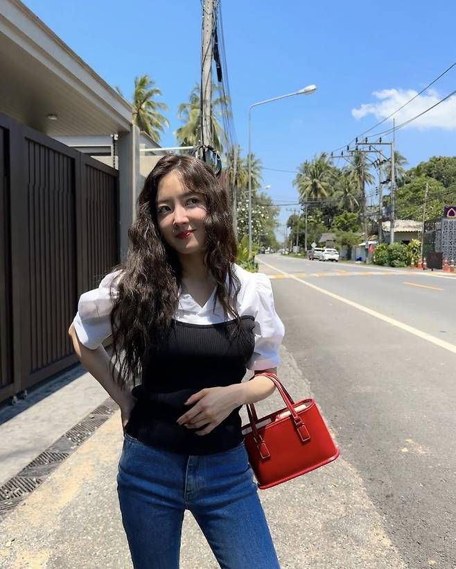 이세영 푸켓에 딱 어울린 청순미모 반팔 셔츠에 데님 반할 수밖에 없는 여신조합 휴가패션 뷰티는 내운명