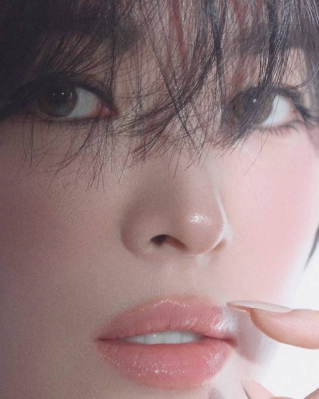 송혜교 숏컷 초근접 화보마저 여신美 물씬