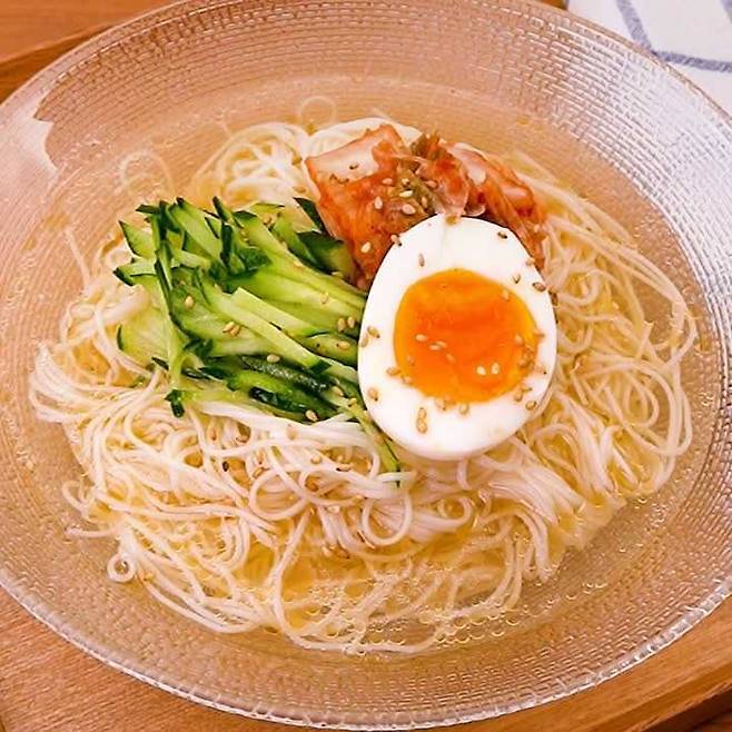 독감 걸렸을 때 이 음식 절대 먹지 마세요 면역력 최악으로 떨어집니다 건강한 하루