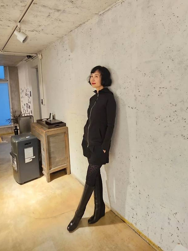 20대 때 연기대상 2번 50대 여배우 똑 단발쇼츠룩으로 10년은 젊어진 미모 대본은 내운명