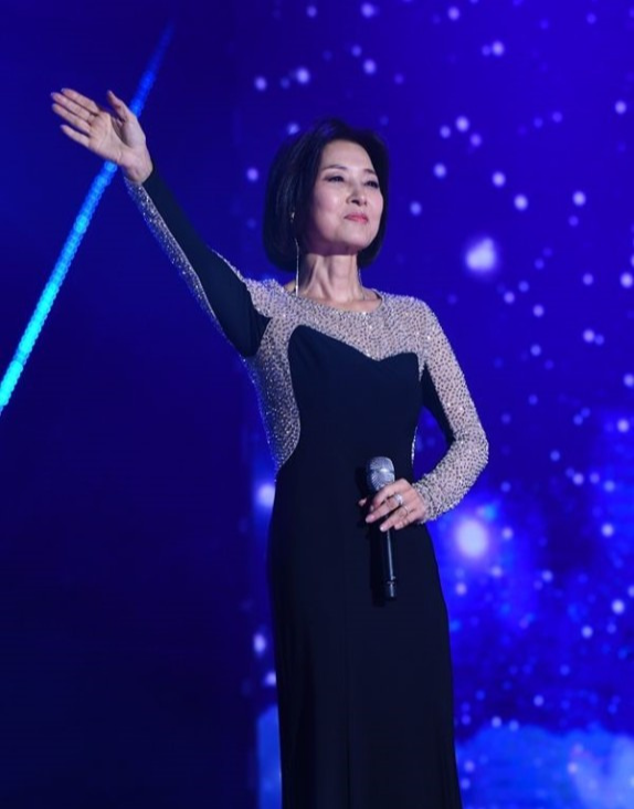 너무 인기많아 남편이 방송국 전화도 의심 번호까지 바꿔 이혼한 미스코리아 연예인 스포엔 뉴세이