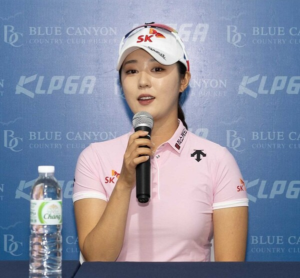 김재희 예쁜 트로피~ 올해 개막전 우승도 욕심 나요 Klpga