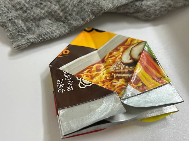 컵라면 뚜껑 그냥 버리지 마세요 땅을 치고 후회하게 됩니다 텐꿀팁