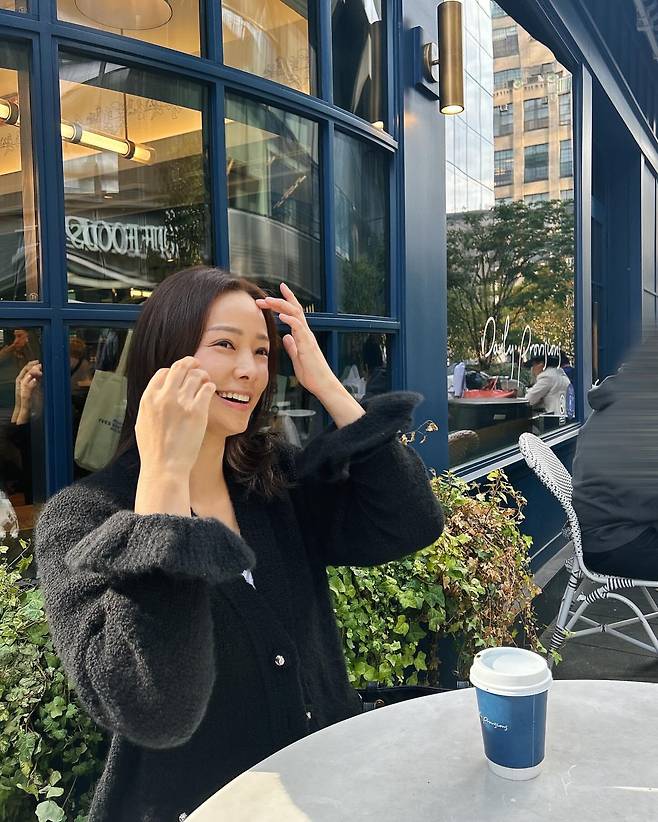 연예계 황금 집안의 놀라운 가족관계 공개한 여배우 일상룩 라이프업