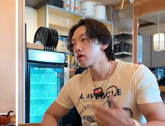 연매출 300억에 총 자산 500억 자기보다 더 잘 나가는 친구 미국서 만나 충격받은 비 지식텔러