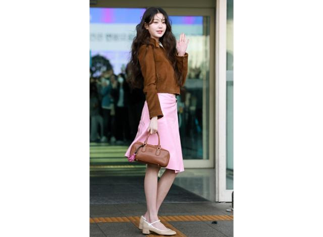 트렌드스캔 장원영·김희애가 반한 미디스커트