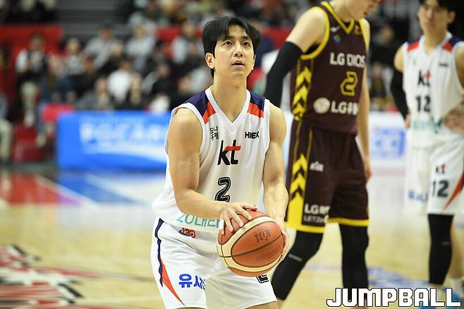 본인이 극복해야 한다” 송영진 감독 믿음에 응답한 허훈 Lg 상대로 19점 활약