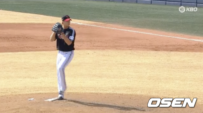 ‘KKKKK’ 염갈량이 주목한 19세 신인, 프로 데뷔전 148km 5탈삼진…“공이 빠르고, 제구도 있고, 슬라이드 스텝도 좋다”